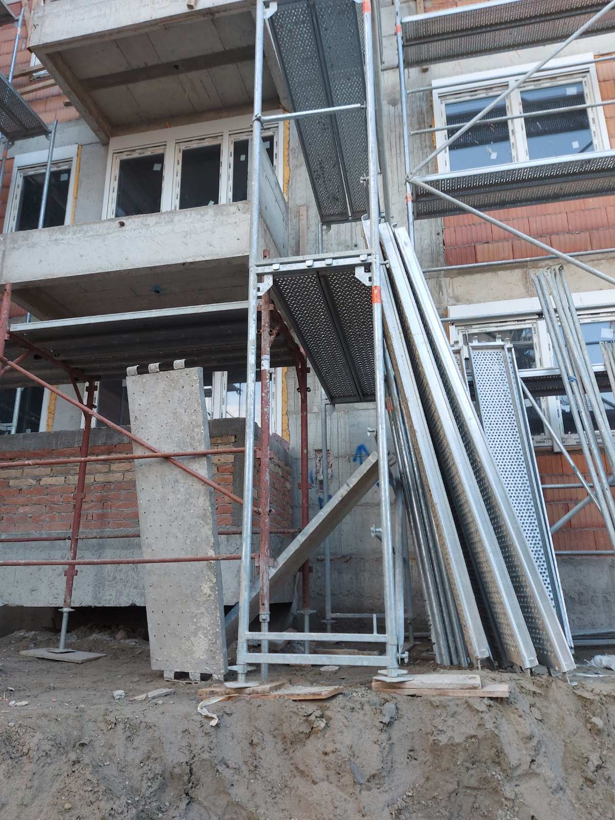 Demontaža skela - Građevinske skele